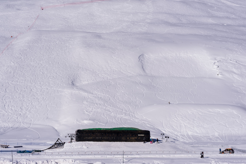 Hot News - BigAirBag® World's first backflip with a car!